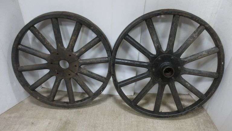 (2) Ford Model T Wood Spoke Wheels - Albrecht Auction Service