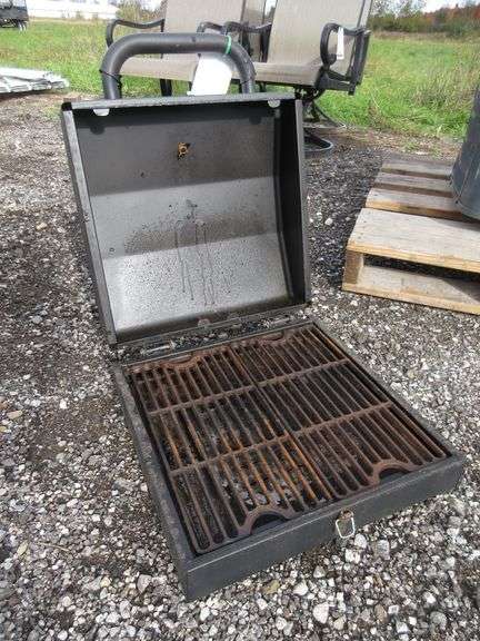 Table Top Charcoal Grill - Albrecht Auction Service