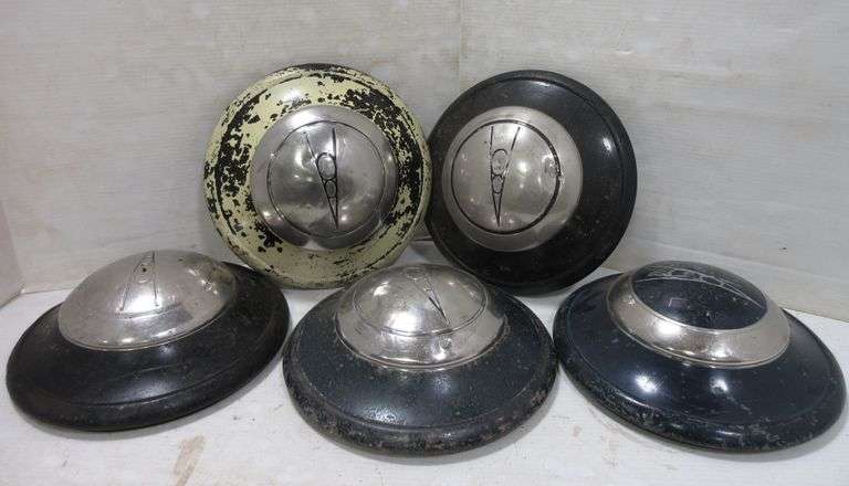 (5) Late 1930s Ford V8 Hubcaps - Albrecht Auction Service