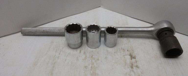 3/4" Drive Ratchet and Sockets: Thorsen Ratchet, USA; 1 1/4" Socket ...