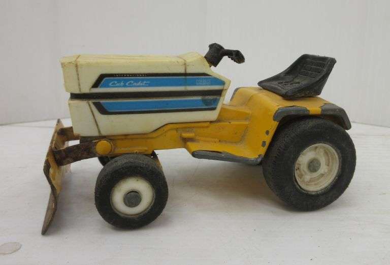 Toy Cub Cadet Lawn Mower - Albrecht Auction Service