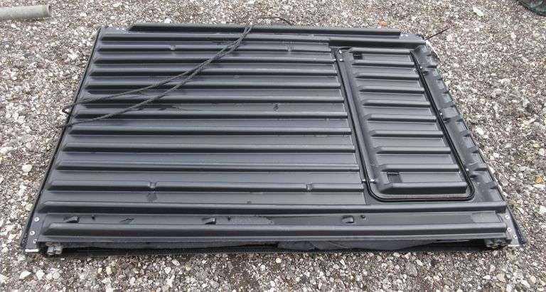 Two-Man Shappell Ice Shelter - Albrecht Auction Service