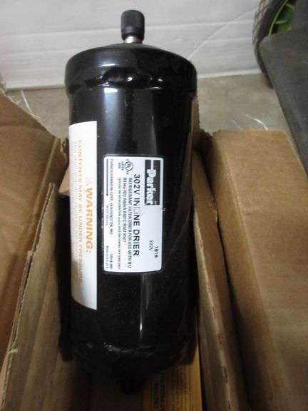 Snap-On A/C Machine with Filter and Compressor, Model No. EEAC316 ...