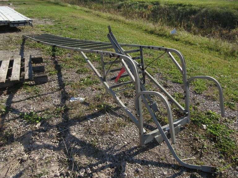 14' Aluminum Tree Stand - Albrecht Auction Service
