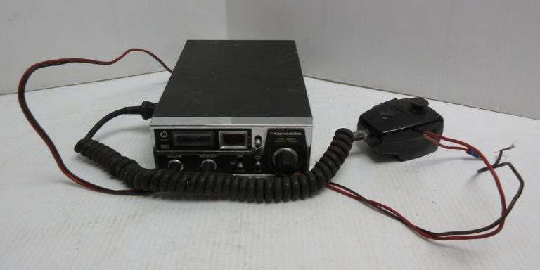 Realistic Model TRC-422A CB Radio - Albrecht Auction Service