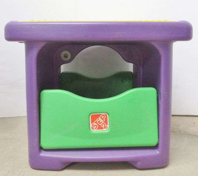 Step-2 Lego Table - Albrecht Auction Service