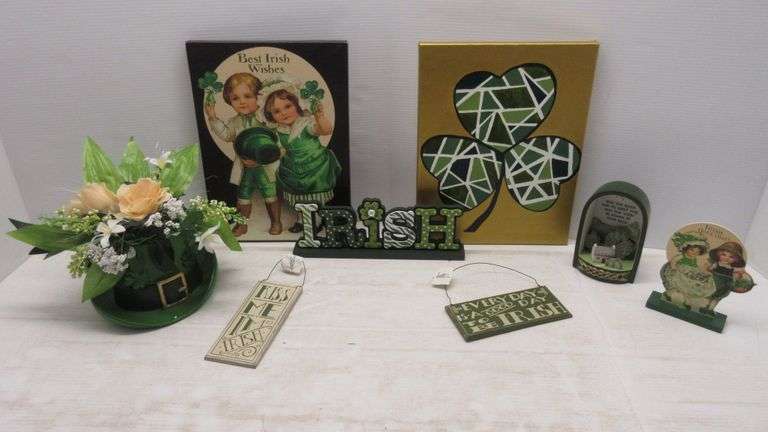 (8) Irish Decorations - Albrecht Auction Service