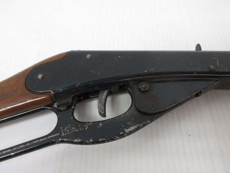 Daisy Model 102 BB Gun - Albrecht Auction Service