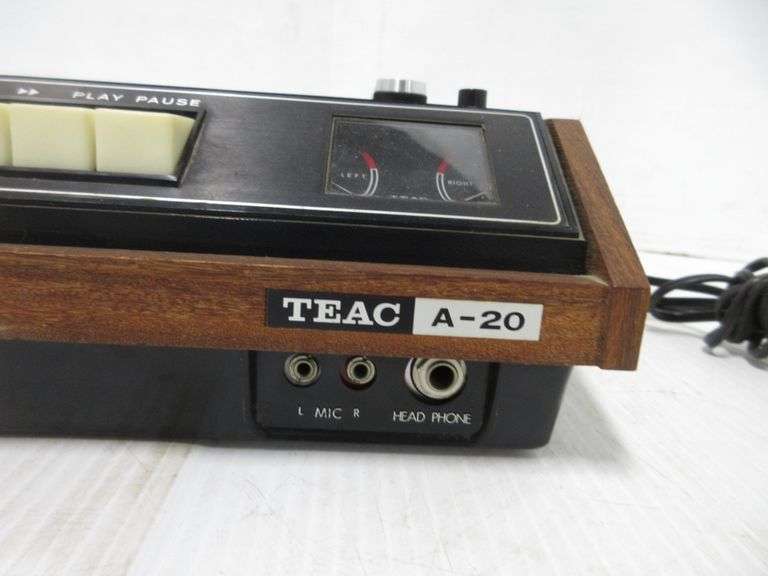 Teac A-20 Cassette Player - Albrecht Auction Service