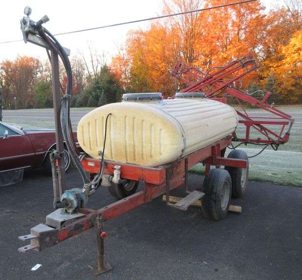 500-Gallon Tandem Axle Sprayer with a 30' Three-Section Boom, 500 RPM ...
