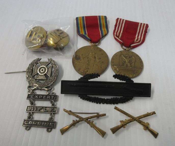 Collection of WWII US Army Decorations, Awards, and Insignia - Albrecht ...