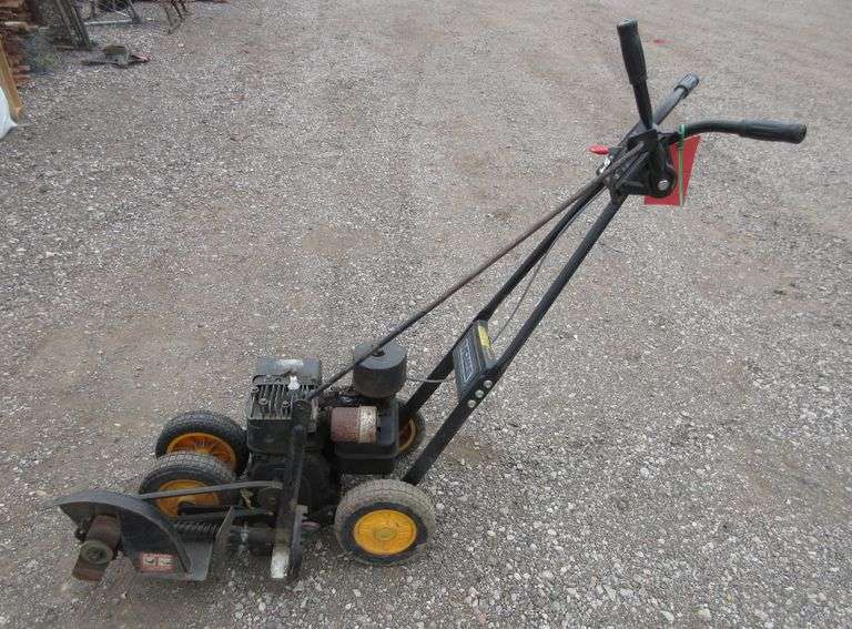 McLane Walk Behind Edger - Albrecht Auction Service