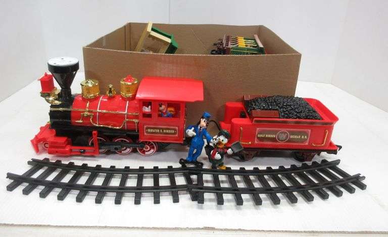 Disney Mickey Mouse Train Set with Characters - Albrecht Auction Service