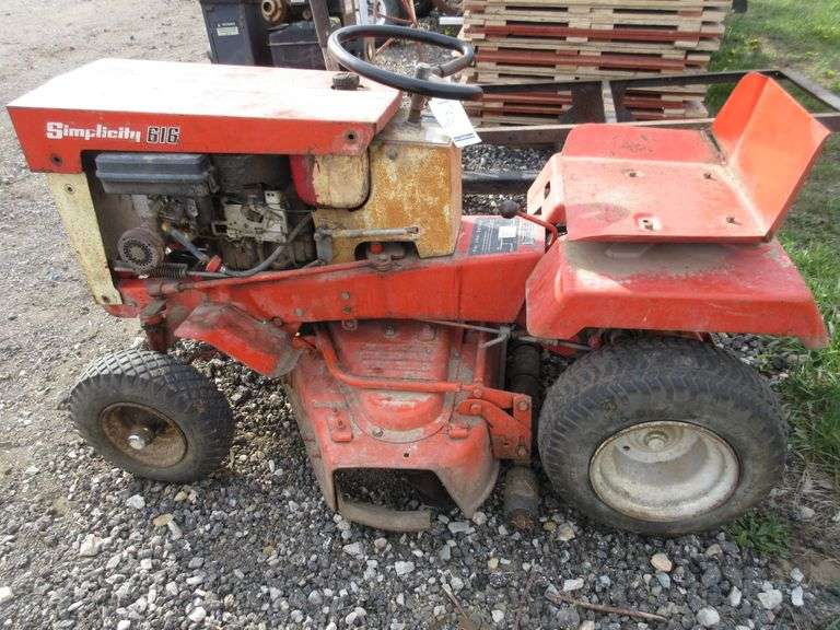 1968 Simplicity 616 Lawn Tractor with Mower - Albrecht Auction Service