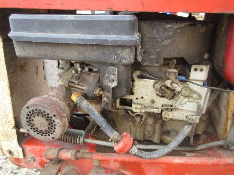 1968 Simplicity 616 Lawn Tractor with Mower - Albrecht Auction Service