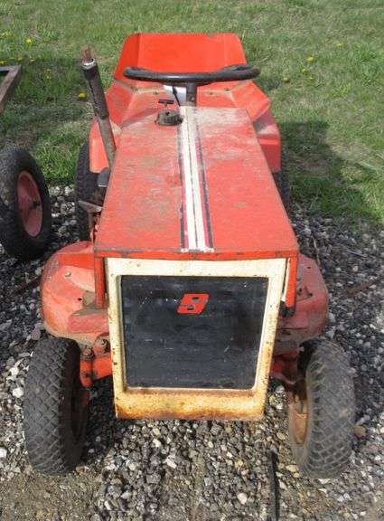 1968 Simplicity 616 Lawn Tractor with Mower - Albrecht Auction Service