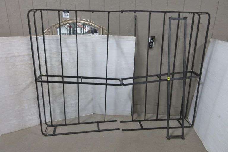 King Size Metal Box Frame - Albrecht Auction Service