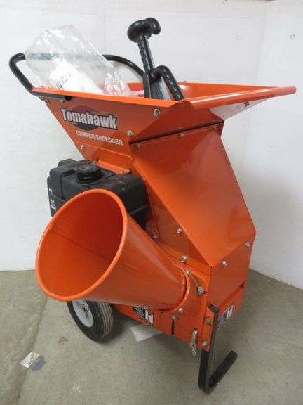 Tomahawk Chipper/Shredder, 10 HP Briggs & Stratton Motor - Albrecht ...