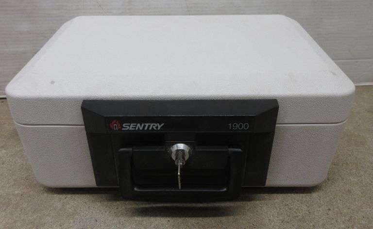 Sentry Fireproof Safe with Key, Model No. 1900, Has Carry Handle, Good ...