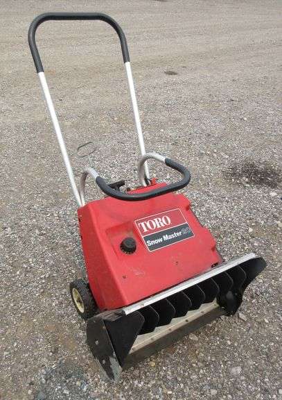 Toro Snowmaster 20 Snowblower - Albrecht Auction Service