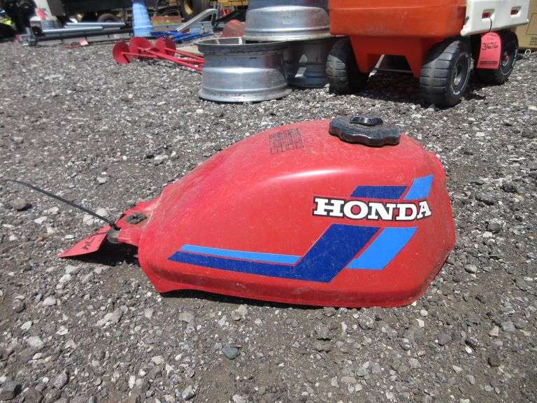 Honda Three-Wheeler Gas Tank - Albrecht Auction Service