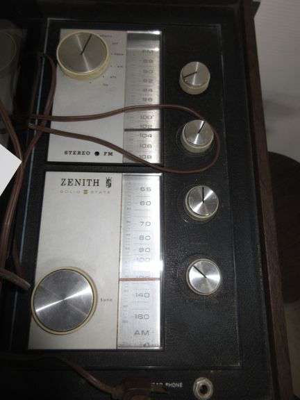 Older Zenith "Circle of Sound" AM/FM Stereo/Phono with Speakers and ...