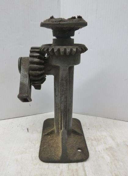 Model A Jack - Albrecht Auction Service