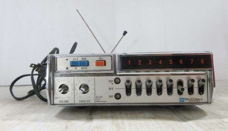 Old Police Scanner - Albrecht Auction Service