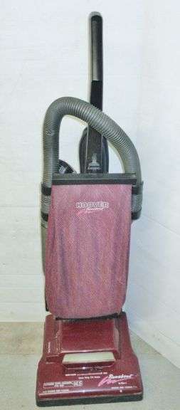 Hoover Runabout Vacuum - Albrecht Auction Service