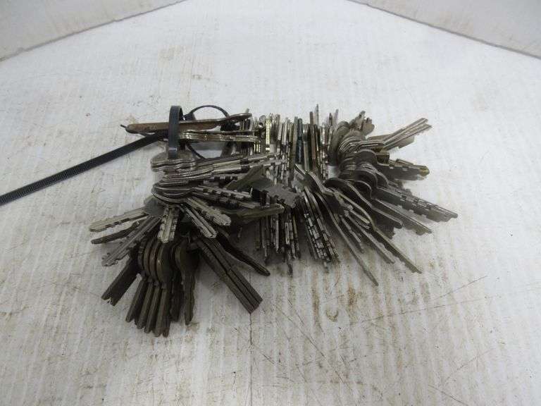 Large Selection of Vending Machine Keys - Albrecht Auction Service