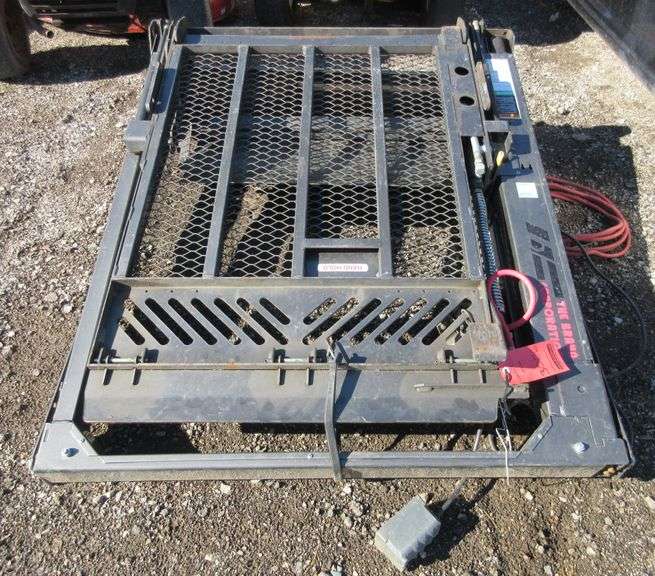 Wheelchair Drop Down Ramp/Lift - Albrecht Auction Service
