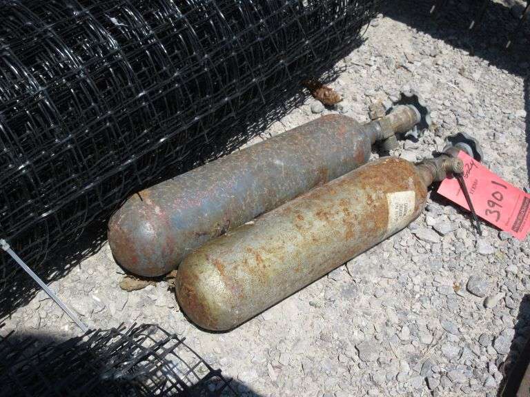 (2) Small Acetylene Tanks - Albrecht Auction Service