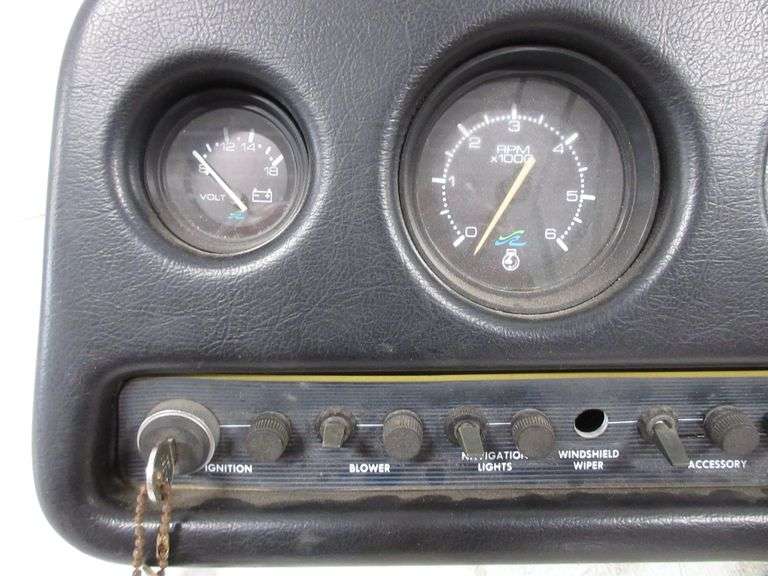 Sea Ray Dash Cluster with Key Gauges - Albrecht Auction Service