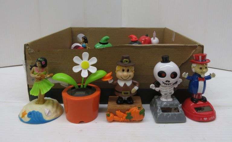 (24) Collectible Solar Dancers - Albrecht Auction Service