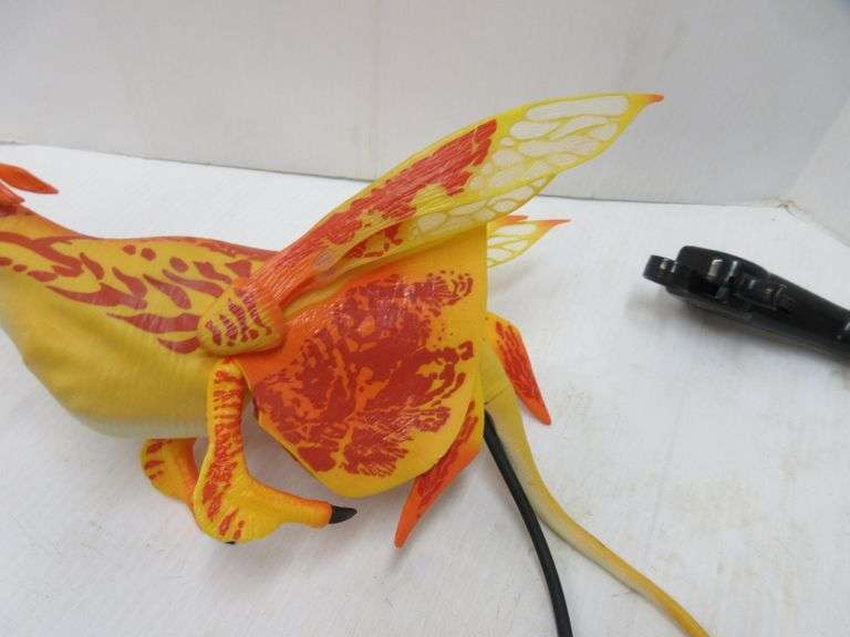 Banshee Rookery Disney Shoulder Puppet - Albrecht Auction Service