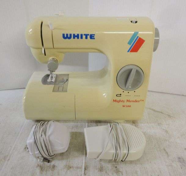 White Mighty Mender W100 Sewing Machine - Albrecht Auction Service