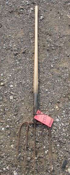 Five-Tine Pitch Fork - Albrecht Auction Service