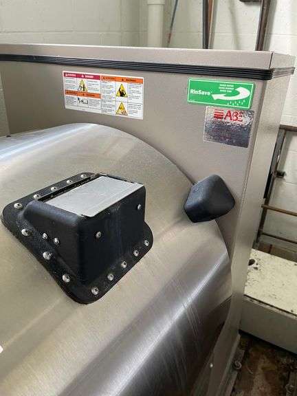 Milnor Industrial Washer with E-P Plus Control, and Rinsave Technology ...