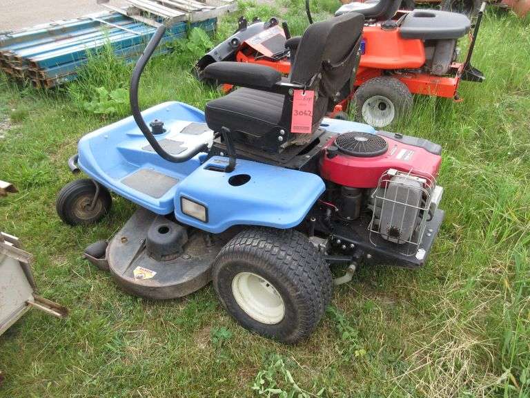 Dixon ZTR 4515 Zero Turn Mower, 48" Cut - Albrecht Auction Service