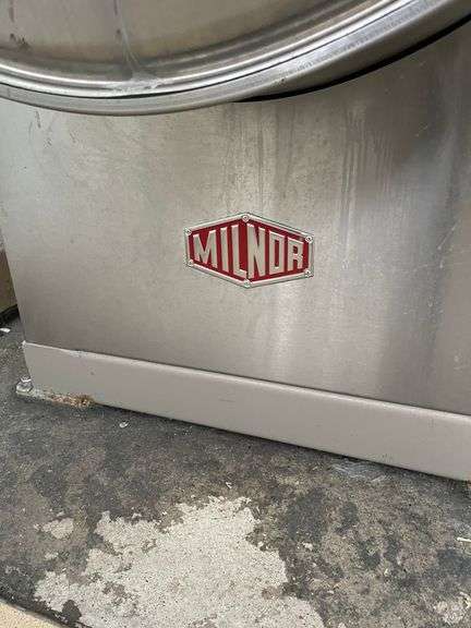 Milnor Industrial Washer with E-P Plus Control, and Rinsave Technology ...