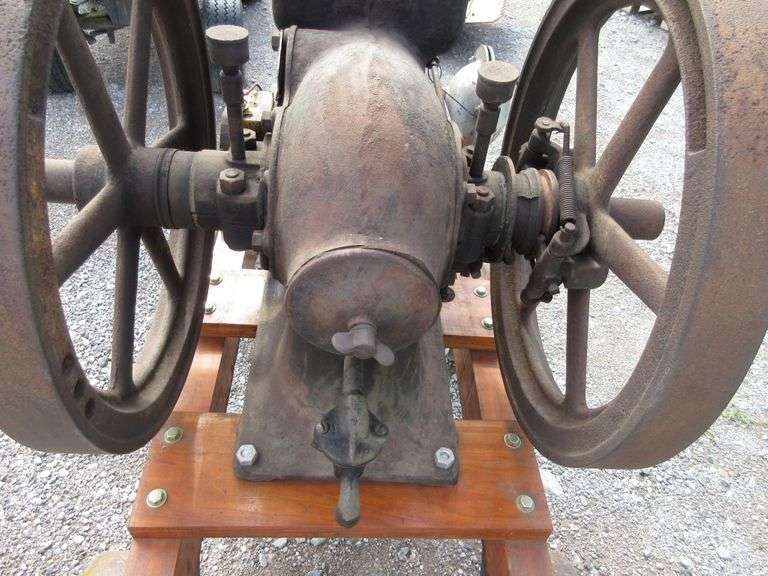 IHC 3 HP Model M Engine - Albrecht Auction Service