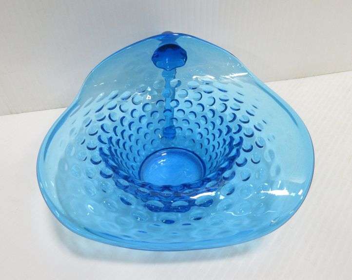 Blenko Sapphire Blue Hobnail Top Hat - Albrecht Auction Service