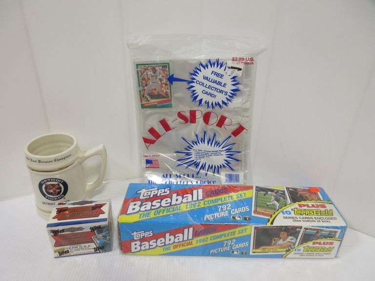 1992 Topps Complete Set of Baseball Cards with Storage Pages to Hold 90 ...