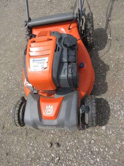 Husqvarna LC221A AWD Push Lawn Mower - Albrecht Auction Service