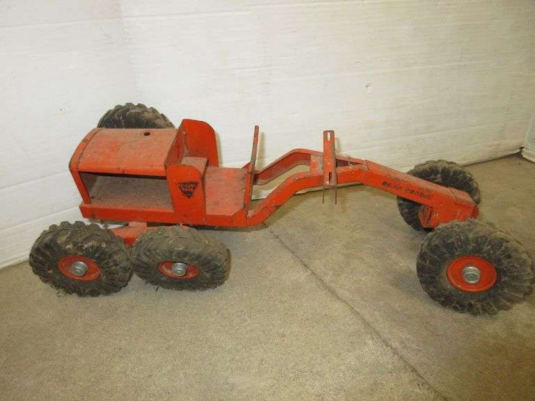 (3) Old Nylint Construction Toys, 1950s and 1960s - Albrecht Auction ...