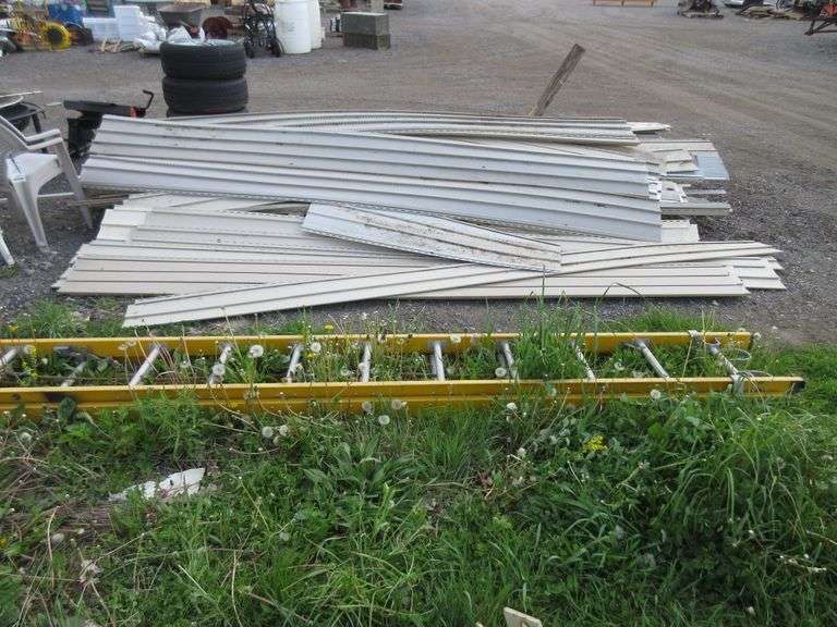 Various Vinyl Siding, Soffit, and Jay Channel - Albrecht Auction Service