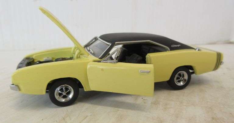 Franklin Mint 1968 Dodge Charger R/T Die-Cast, 1/43 Scale - Albrecht ...