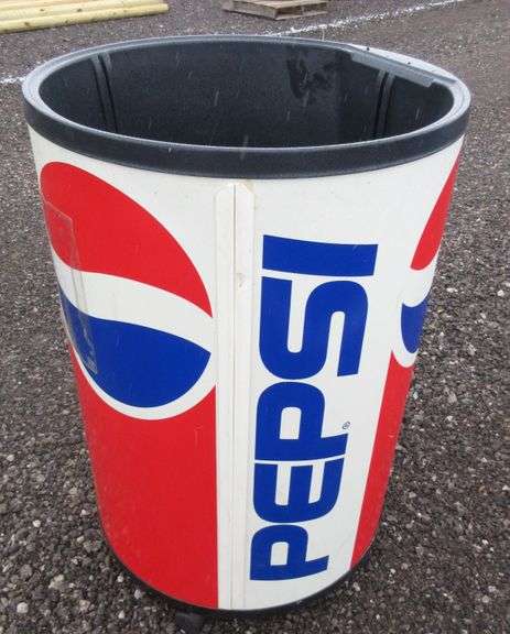 Rolling Round Pepsi Cooler - Albrecht Auction Service