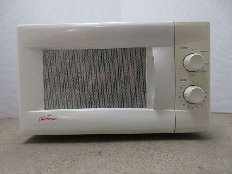Sunbeam Small Microwave with Turntable, White in Color - Albrecht ...
