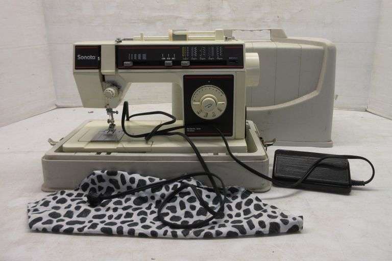 Sonata Singer 10-Stitch Sewing Machine, Model No. 6610 - Albrecht ...